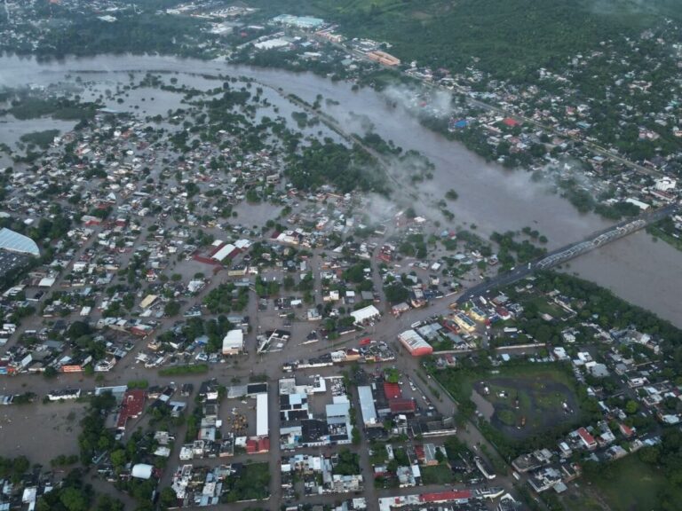 Poza Rica amanece bajo el agua tras desbordamiento del río Cazones ...